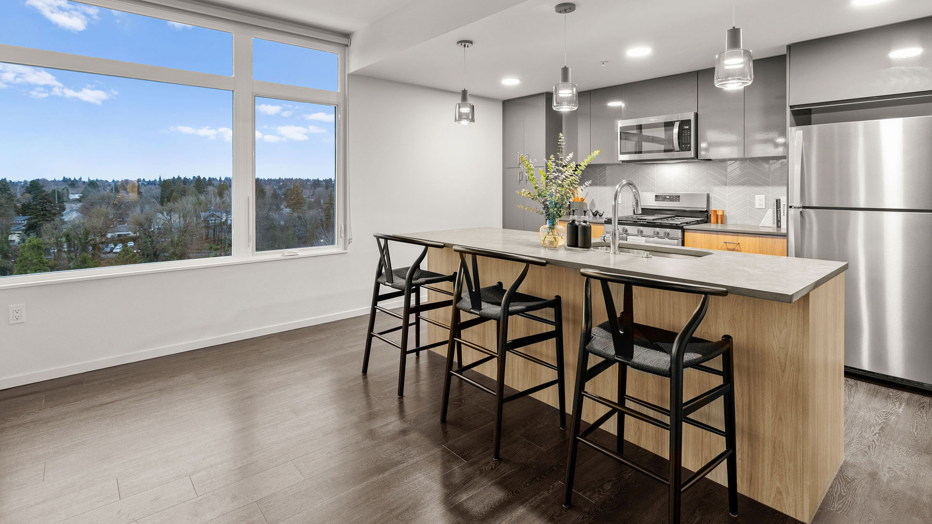 Home Features - Splash Apartments